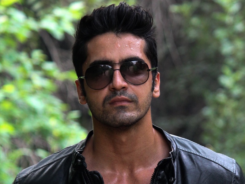 The Dashing Actor Karanveer to Debut in Rocky Mental
