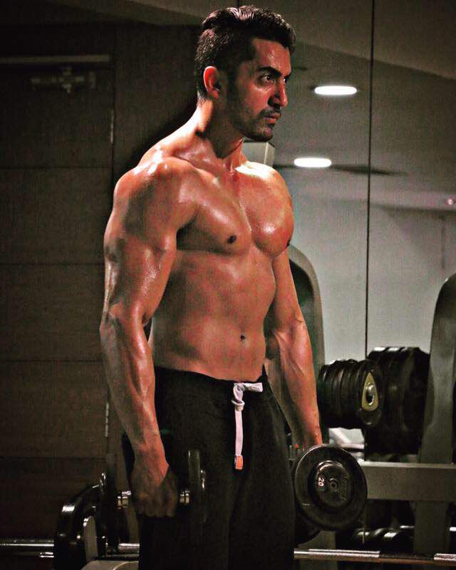 The Dashing Actor Karanveer to Debut in Rocky Mental